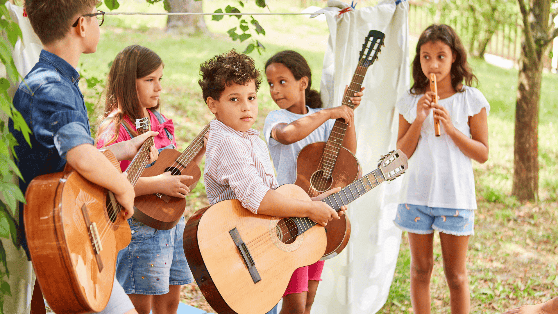 9 Ingenious Fundraising Ideas For Small Towns (With Tips)