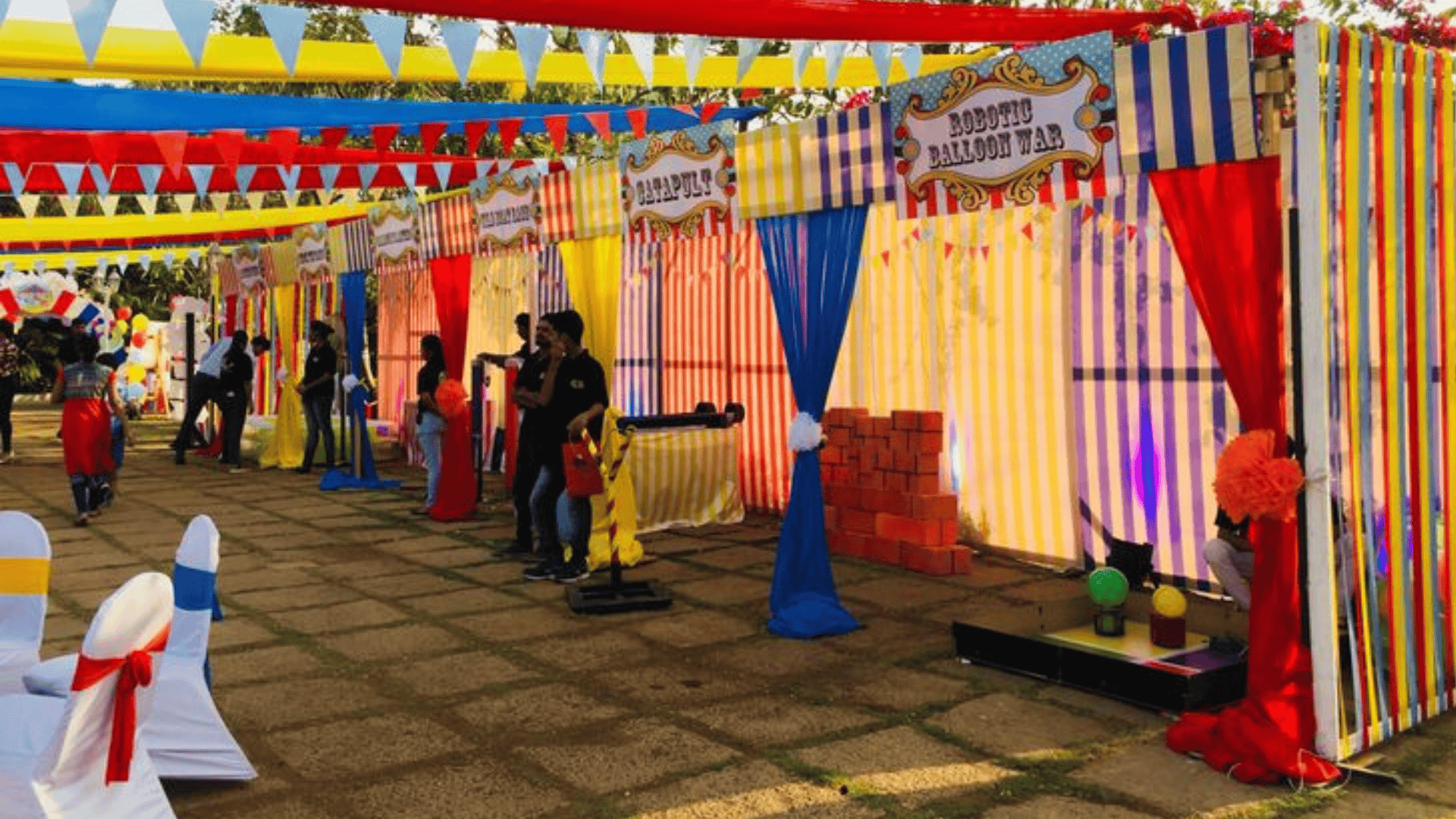 9 Ingenious Fundraising Ideas For Small Towns (With Tips)