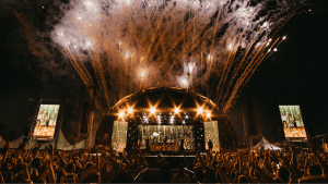 9 Ingenious Fundraising Ideas For Small Towns (With Tips)