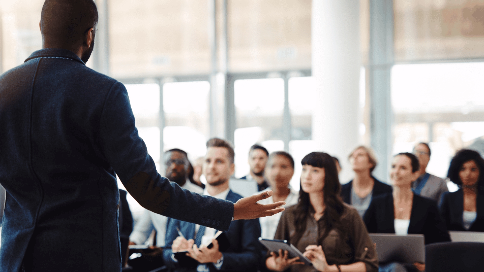 Ultimate Guide to Hosting a Cake Auction Fundraiser: Success Tips + Ideas