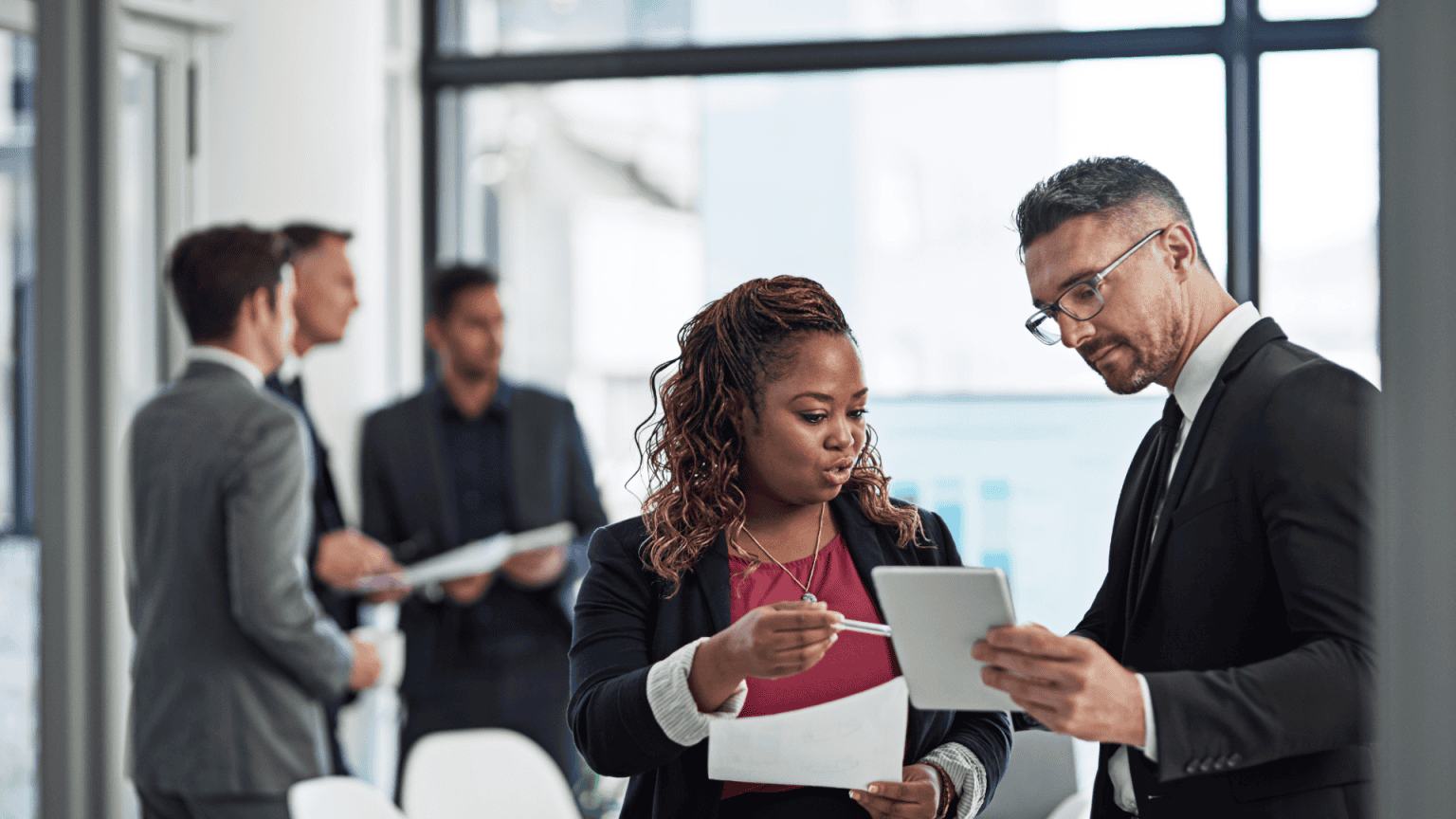 Ultimate Guide to Hosting a Cake Auction Fundraiser: Success Tips + Ideas