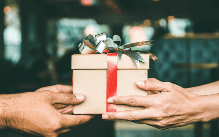 50+ Best Gift Quotes to Inspire Meaningful Giving & Generosity